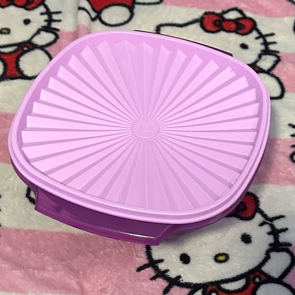 Tupperware | Kitchen | Vtg Tupperware Purple Bowl With Lid | Poshmark